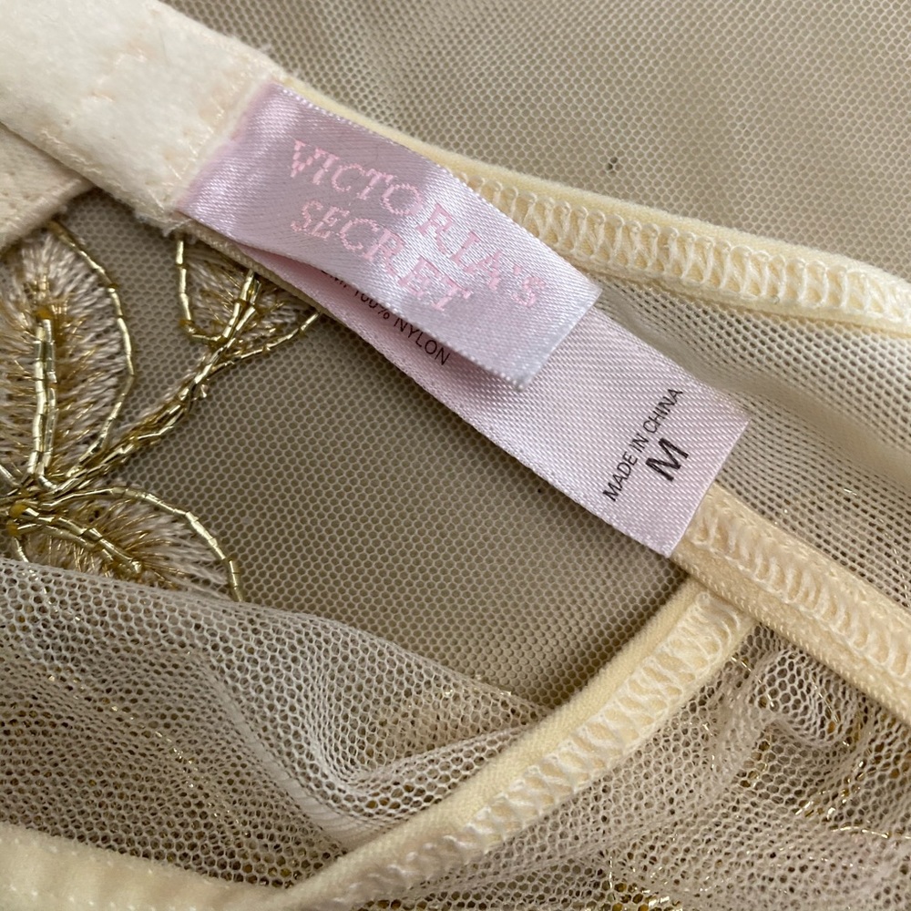 Victoria Secrets Unlined Sheer Mesh /Lace Babydoll - Gem